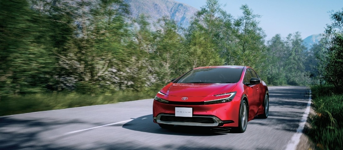 プリウスは雪道に強い車？4WD (E-Four) や雪道性能を詳しく解説！ | AGHトヨタ札幌