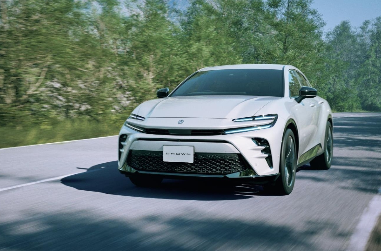 クラウンスポーツは雪道の走行も安心！4WD(E-Four)の特長や雪道性能をご紹介 | AGHトヨタ札幌